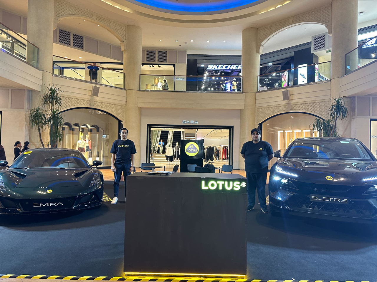 Lotus Cars Hit Power Plant Mall - Traffic Network Ph